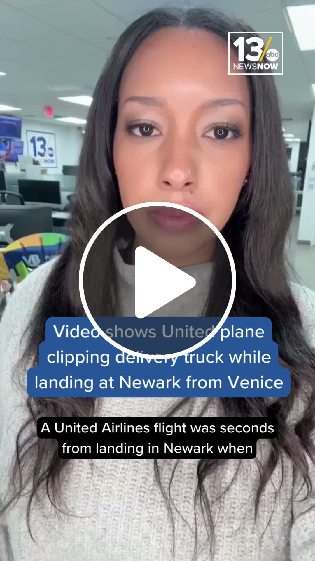 Video shows United Airlines plane clipping delivery truck and utility ...