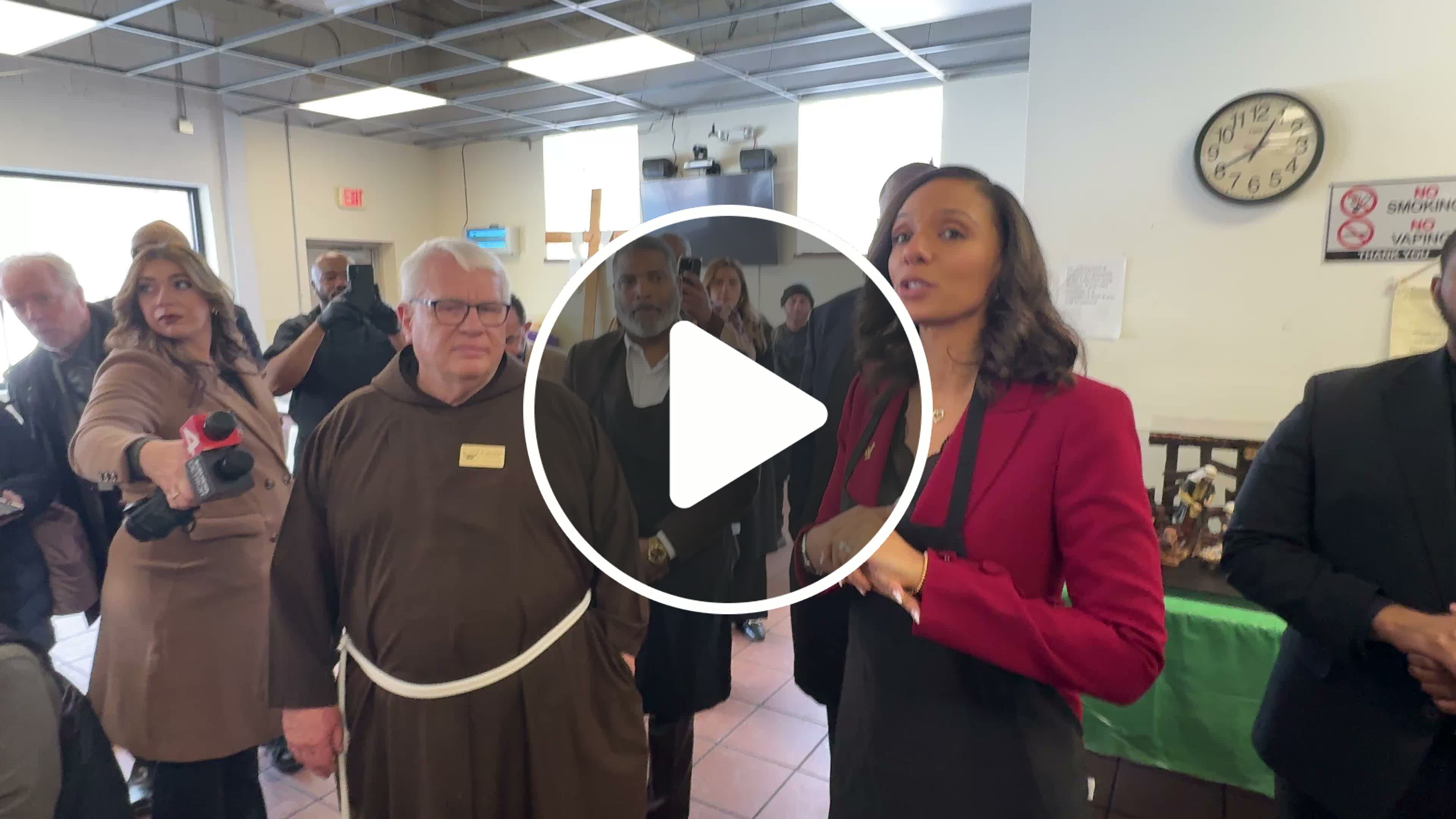 Detroit Mayor Mary Sheffield visits Capuchin Soup Kitchen - NewsBreak