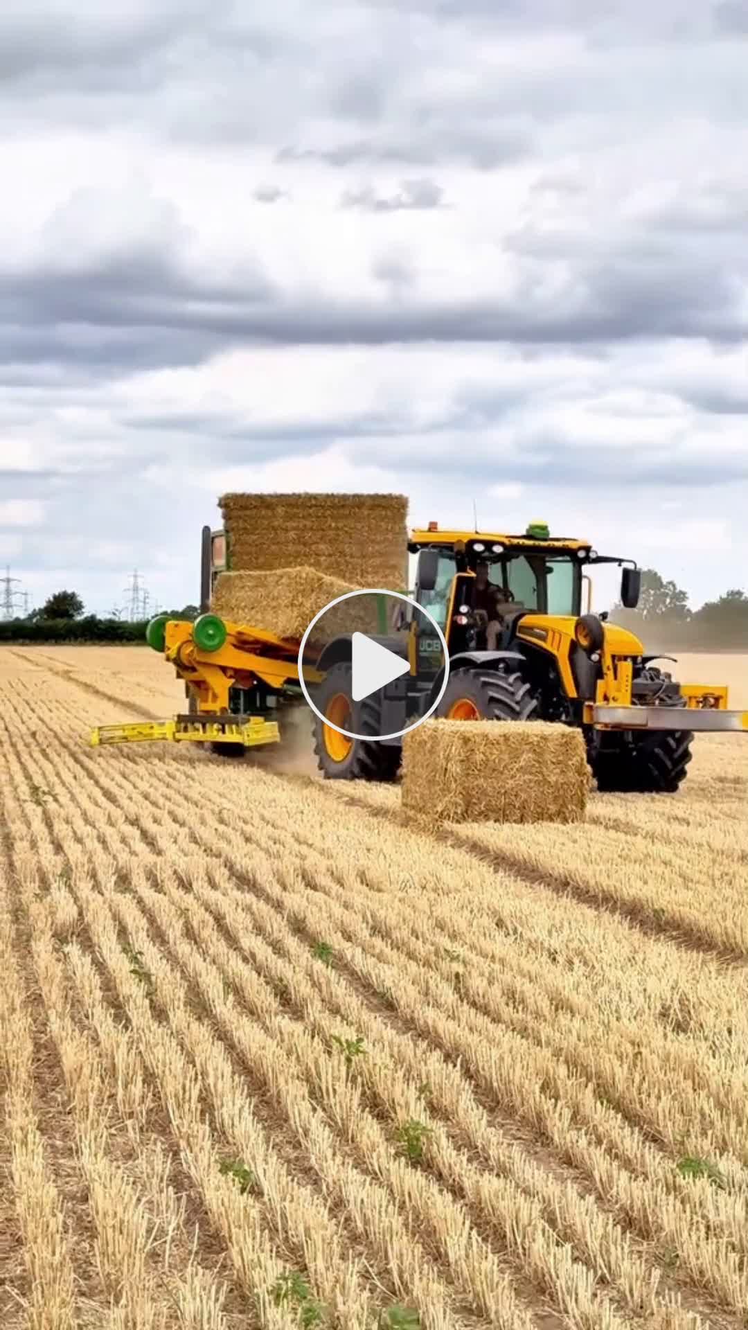 Clearing bales with the tractor with the heath#clear #tractor - NewsBreak