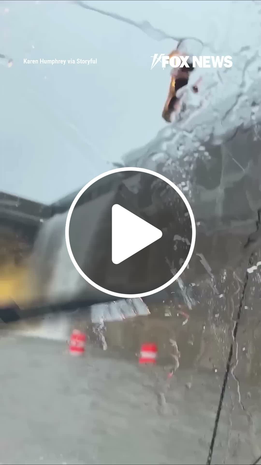 ‘OH MY GOD’ Woman prays to 'make it through' tunnel following flash ...