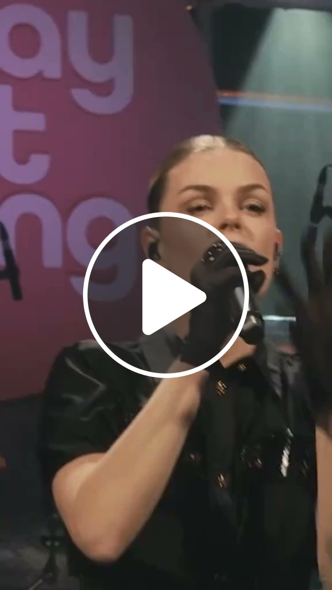 Wow!🥺 Davina Michelle performs a beautiful version of Alex Warren's ...