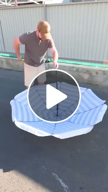 Garden device from an old beach umbrella #garden #diy #upcycled # ...