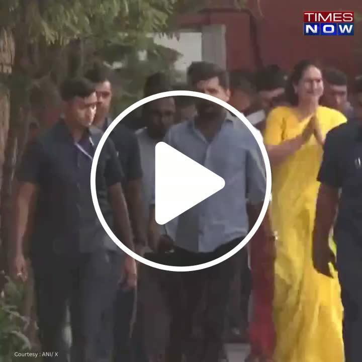 #ResultsOnTimesNow Congress leaders Rahul Gandhi and Priyanka Gandhi ...