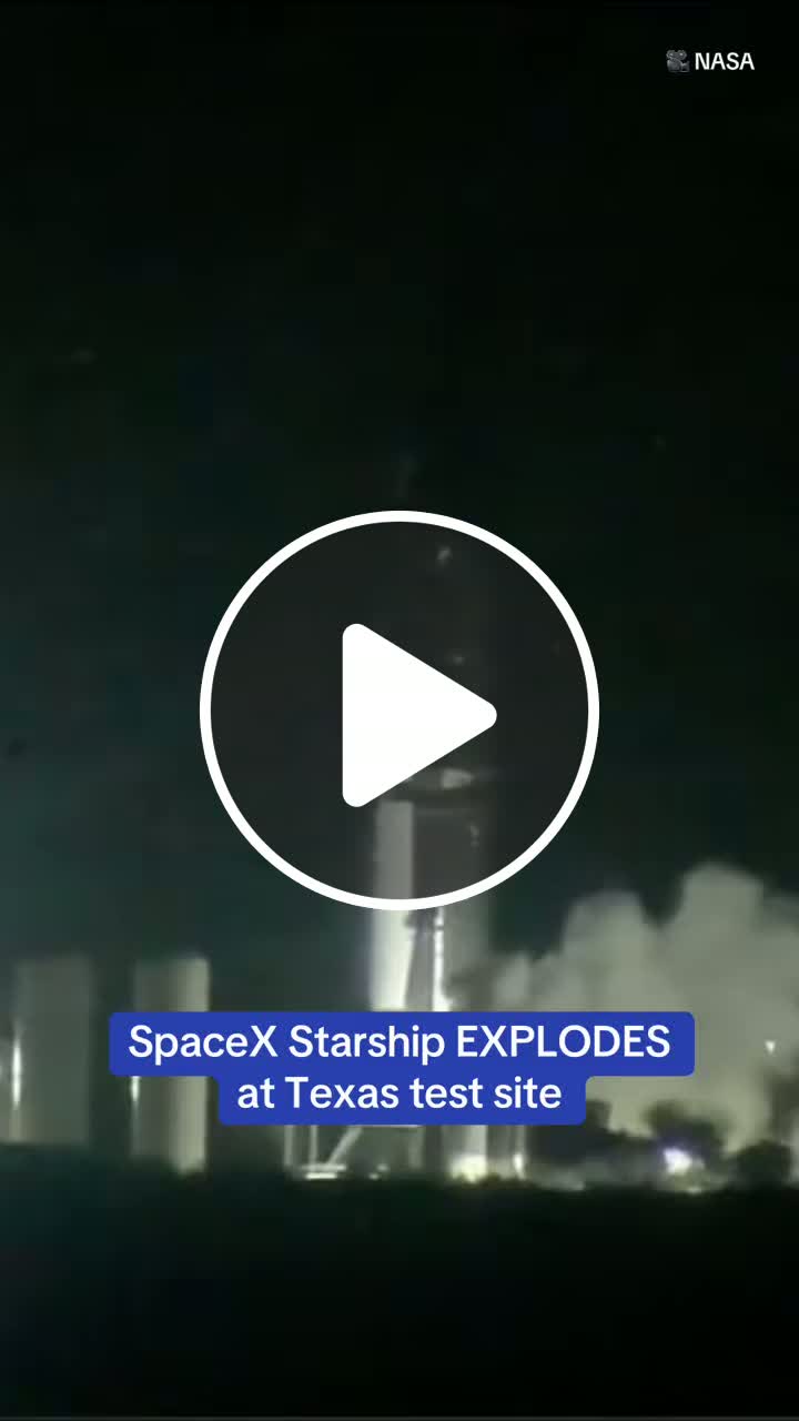 mStkPXaKZzA SpaceX rocket was seen bursting into a gigantic ball of ...