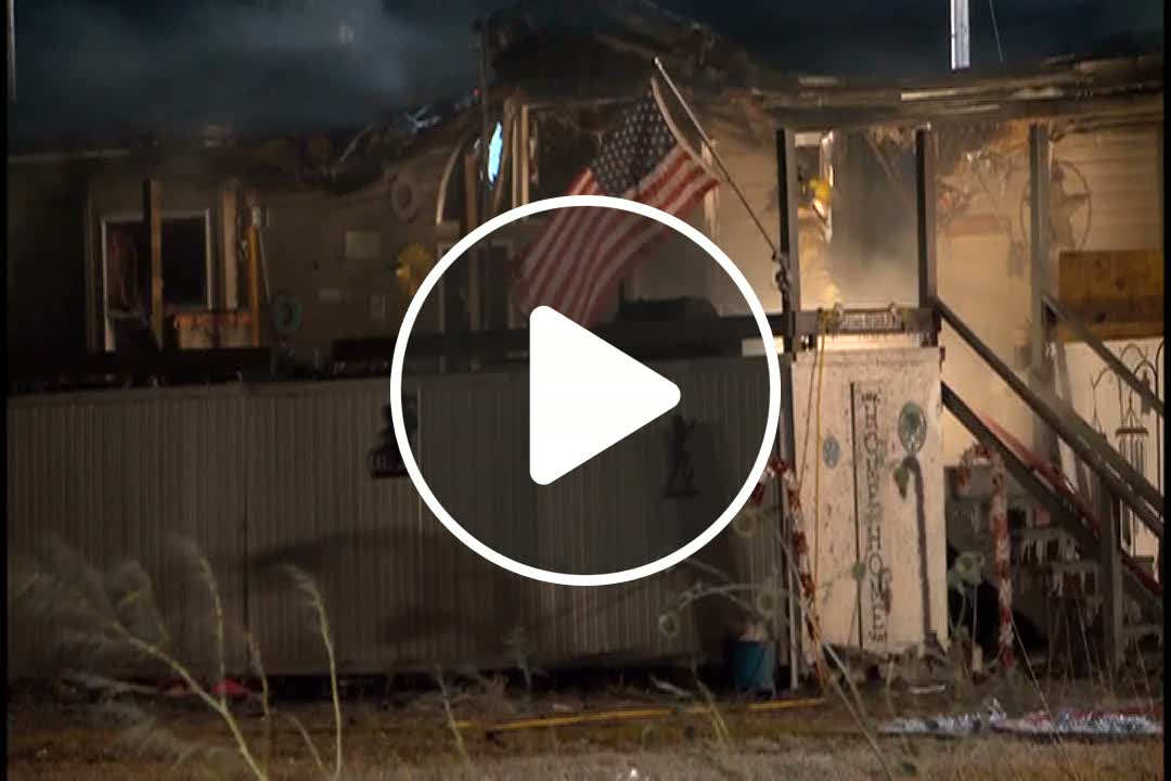 RAW VIDEO: Firefighters battle structure fire in Hall County early ...