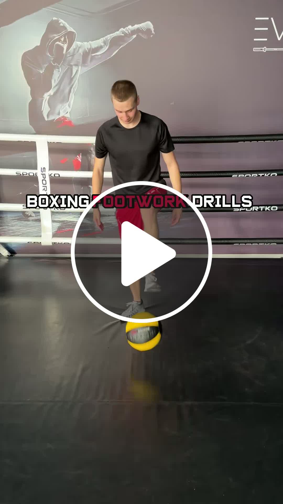 Med Ball Footwork Drills 👊 #boxing🥊 #boxingtraining #boxingfootwork ...