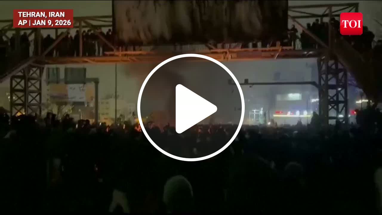 Trump 'RUNS TO HELP' Iranians As Khamenei Deploys Military Jammers To ...