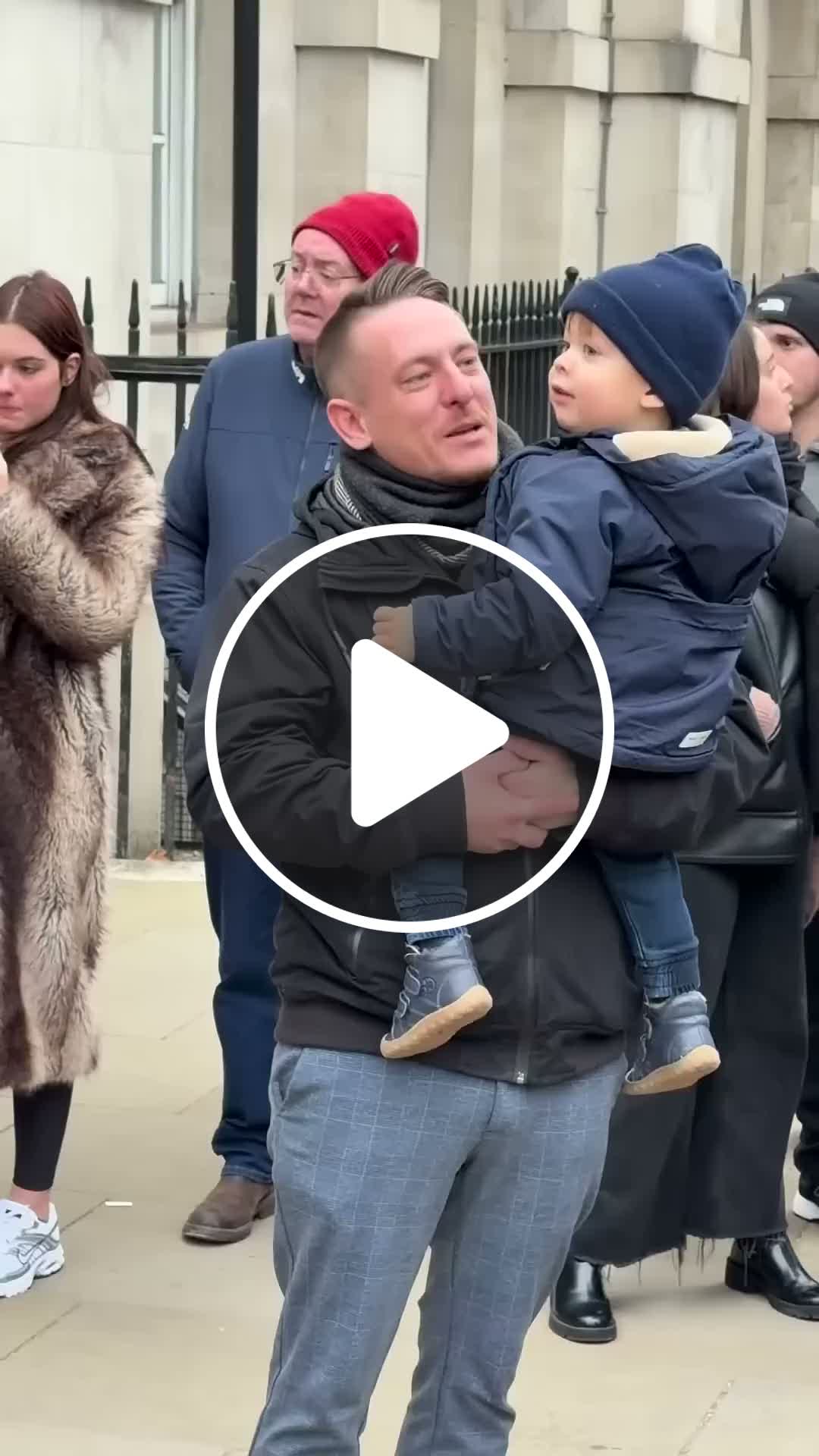 Little Boy Waves at the Guard#royalguard #kingguard #horseguardsparade ...