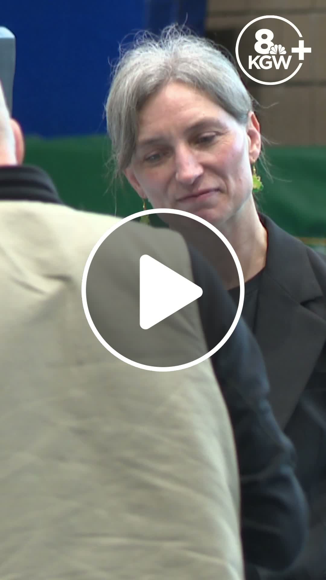 A moment from Oregon. Rep. Maxine Dexter's town hall - NewsBreak