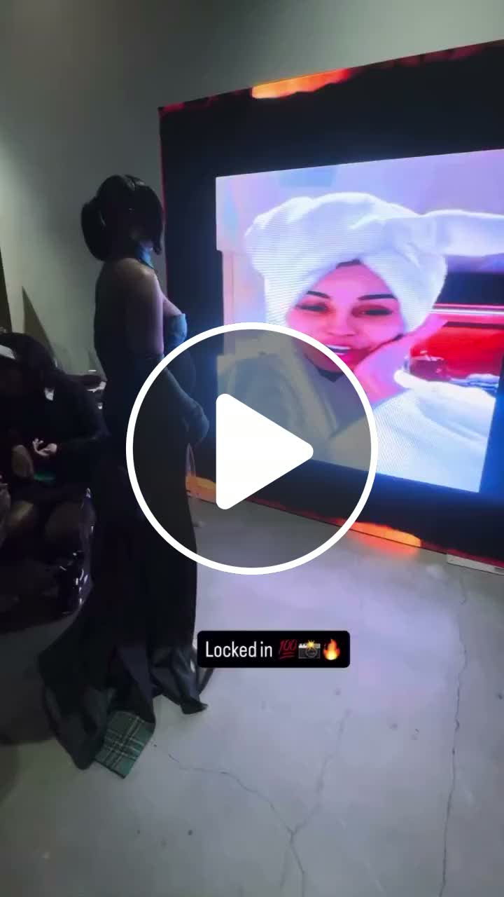 A family had Cardi B reveal the gender of their baby through a screen ...