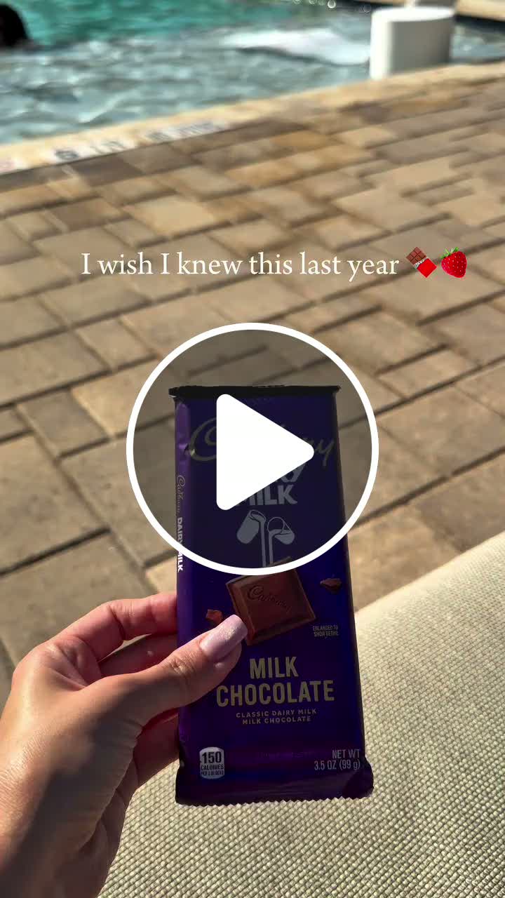wish I knew this last summer 🍫🍓😋 #lifehack #chocolate #strawberry # ...