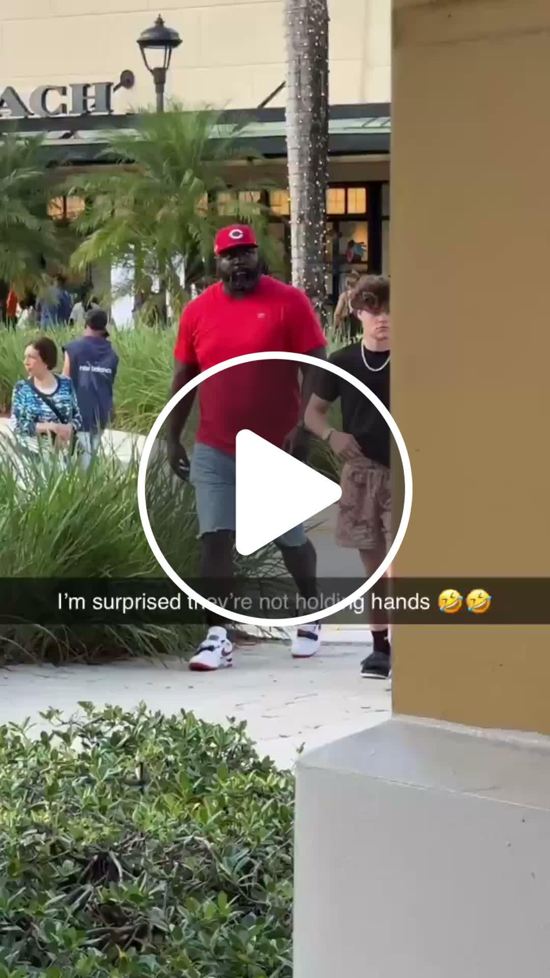 #TooFunnyToScroll I’m surprised Jack Doherty not holding his security ...