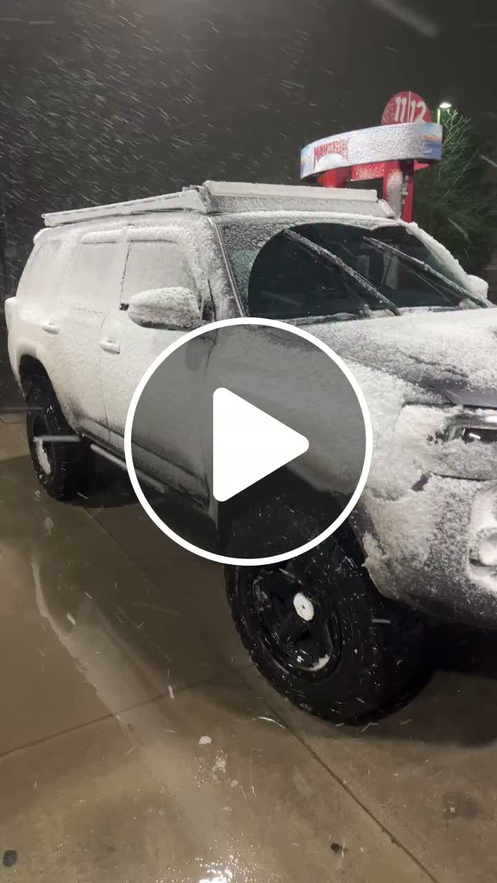 Melania snubbed by son Barron and more Trump family members at premiere ...