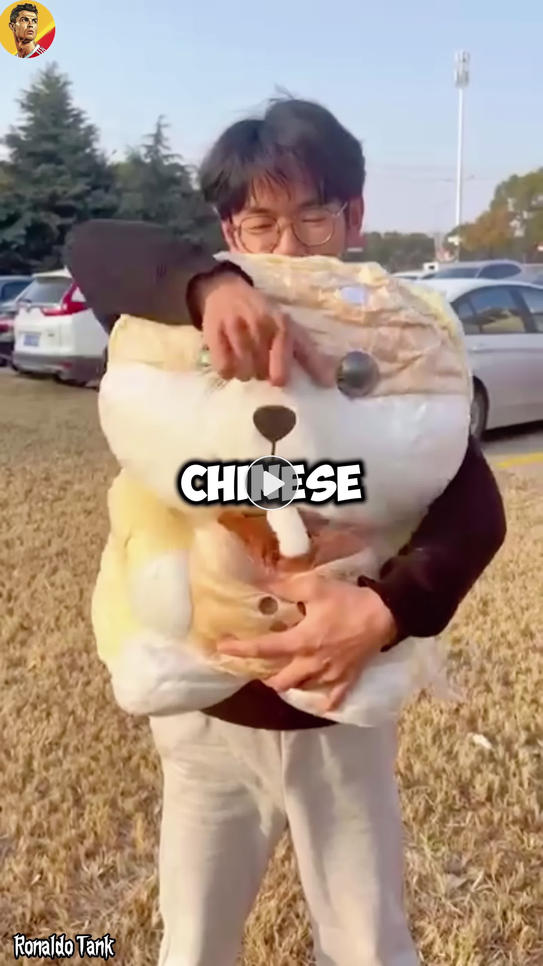 This chinese factory making giant plush toy - NewsBreak