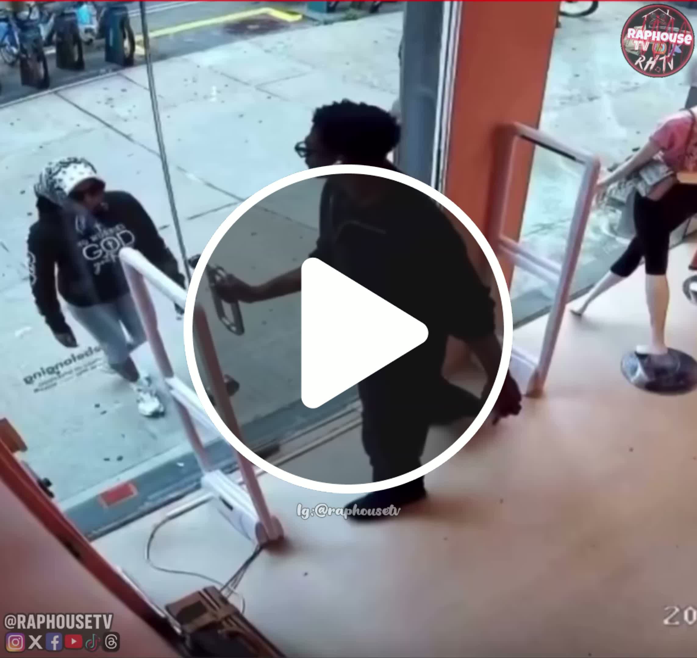 #FirstVideoChallenge Security Man In New York Puts his life down the ...