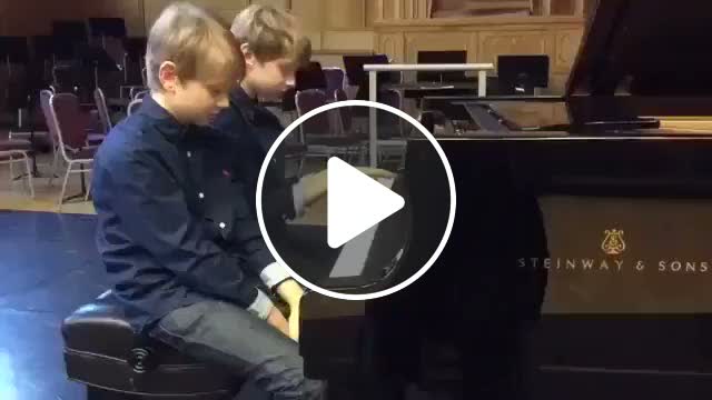 Beautiful soothing music! Schubert - Serenade for piano four hands ...