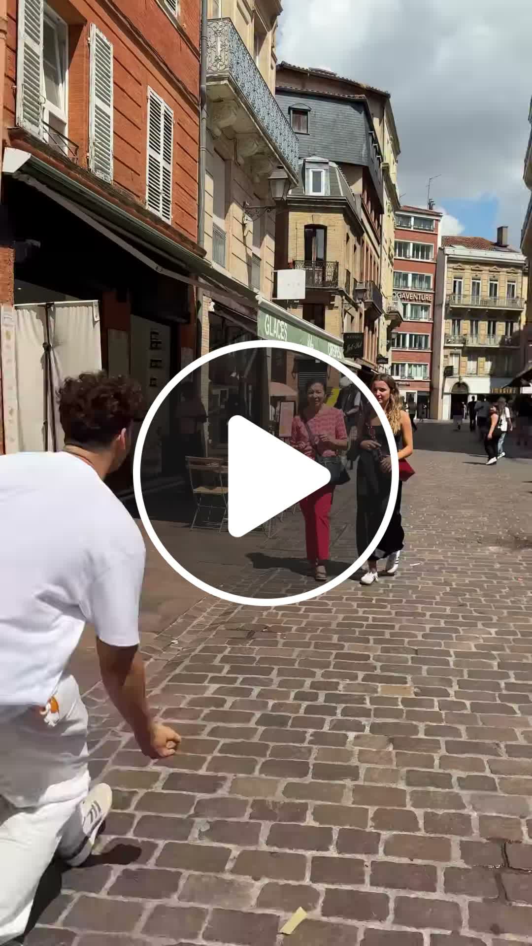 La dernire personne a attendu a toute sa vie On tease le good mood du ...