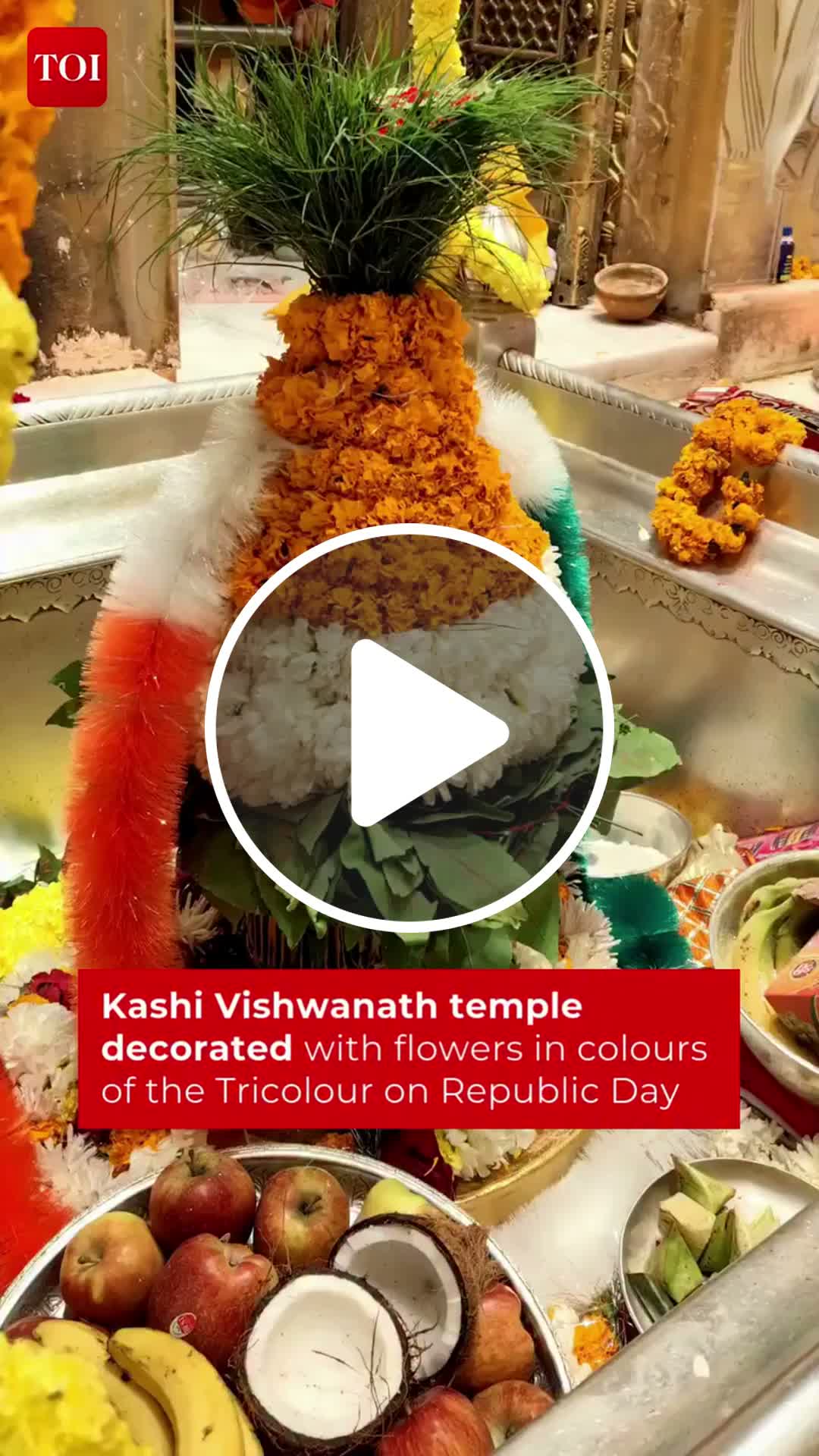 Kashi Vishwanath Temple Shines In Tricolour Hues On Republic Day ...
