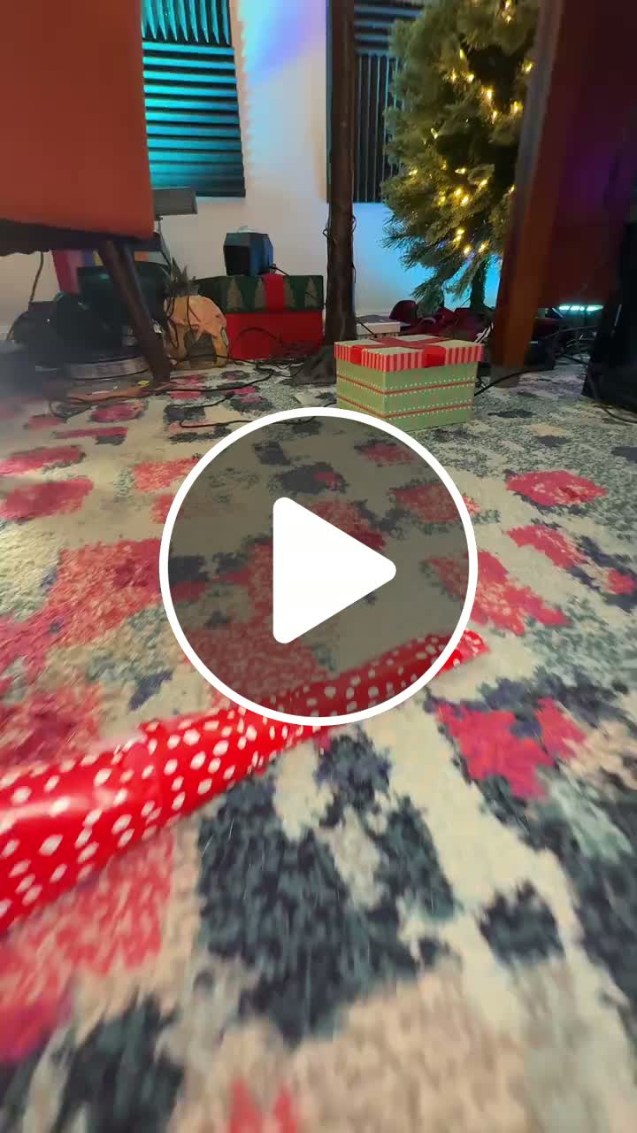 My present waiting to be opened like… #baddie #diva #christmas #memes ...