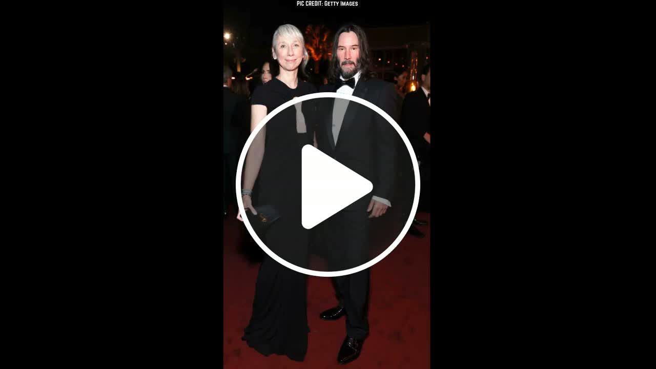 Keanu Reeves And Girlfriend Alexandra Grant Share A Kiss At Rockefeller ...