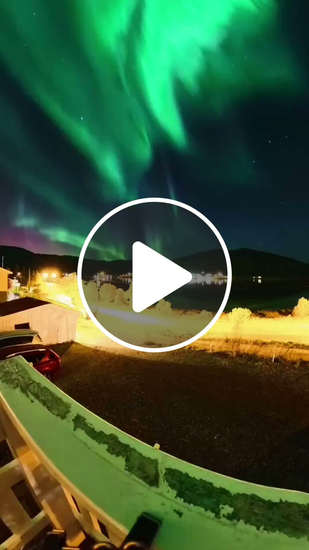 Timelapse of northern lights filmed with Insta360 X5 using star trails ...