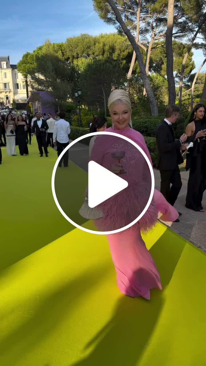stunning mom to the groom - NewsBreak