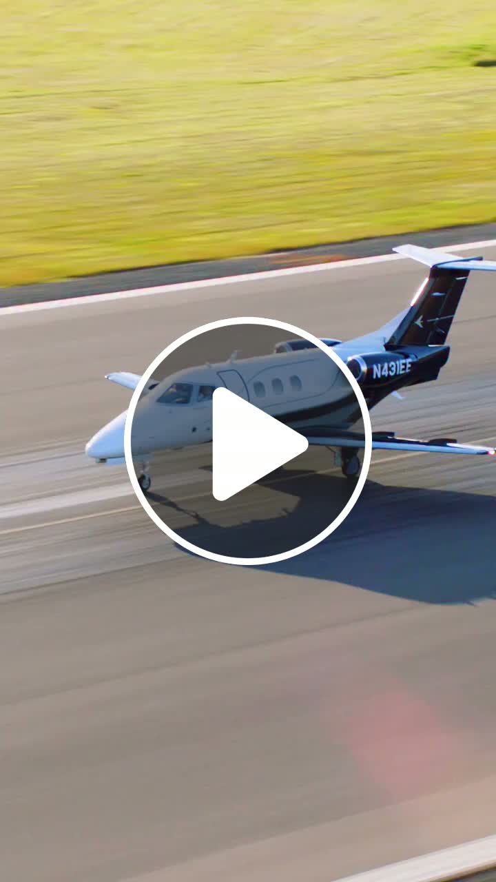 When you lock eyes with the pilot mid take off👀 - NewsBreak