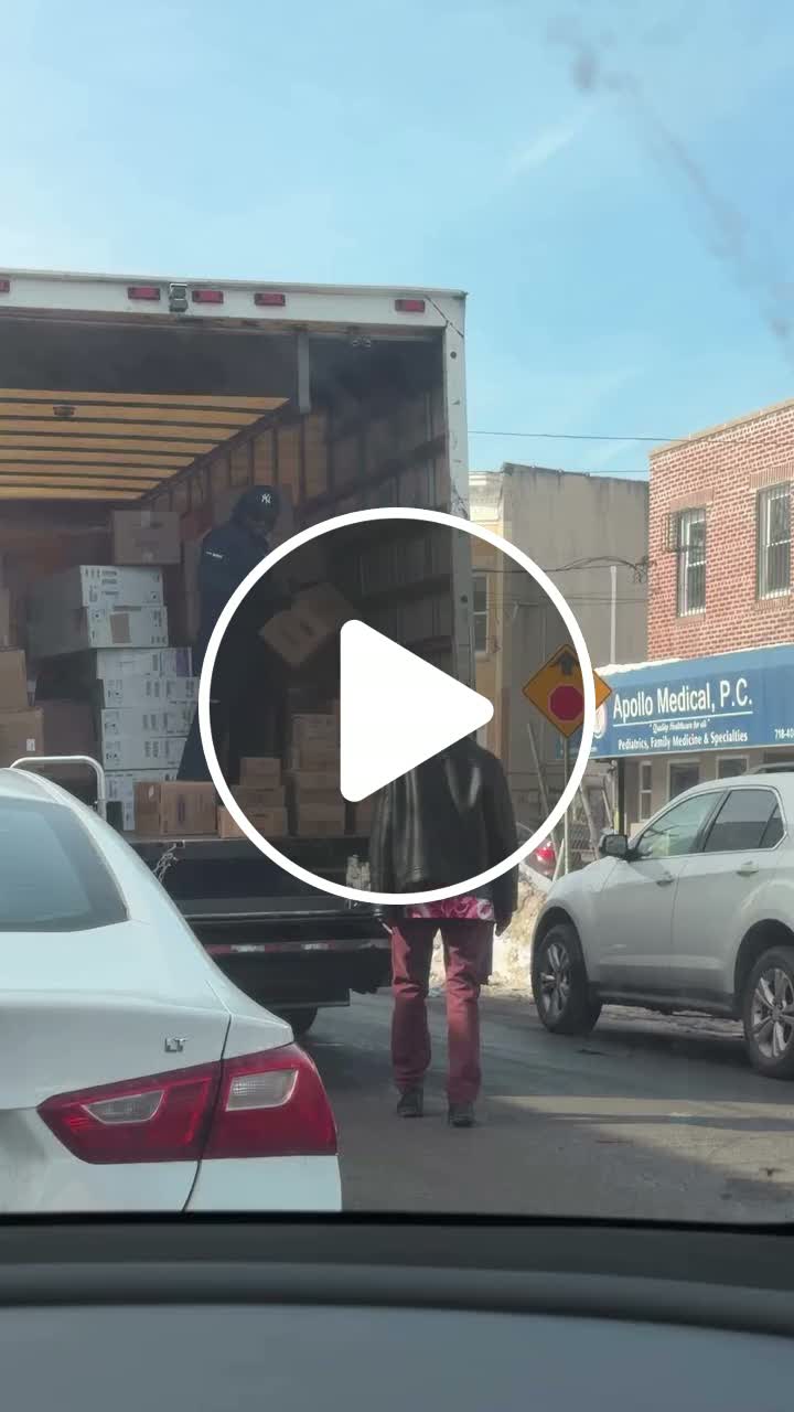 #UnpopularOpinion He just stopped the truck and started his deliveries ...