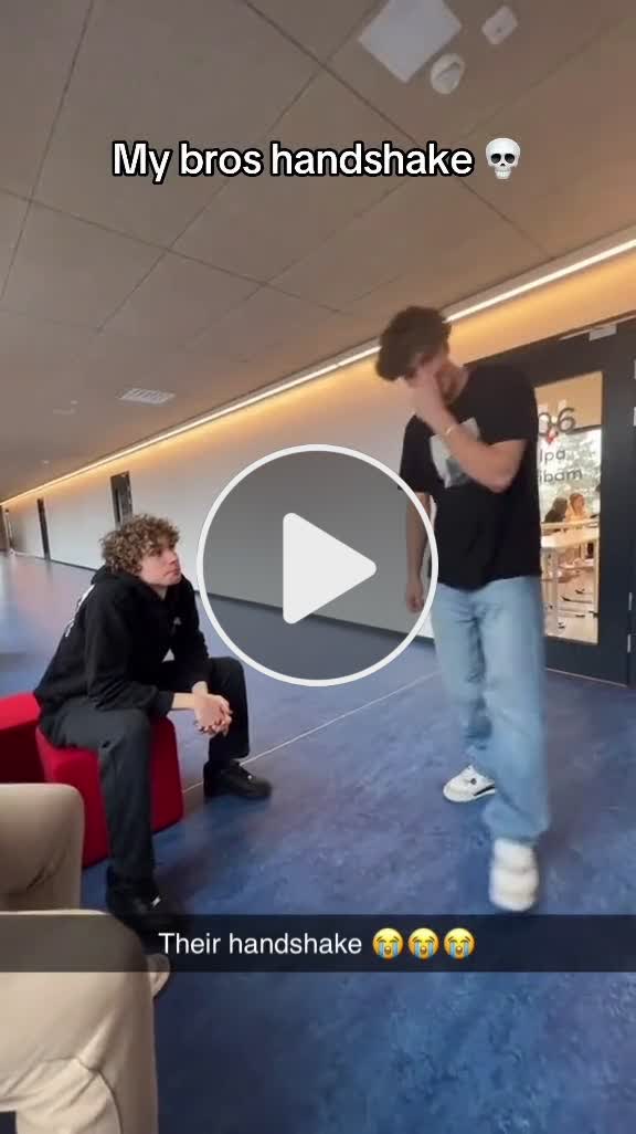 Biman Bangladesh Airlines Boeing 787-8 Dreamliner beautiful departure ...