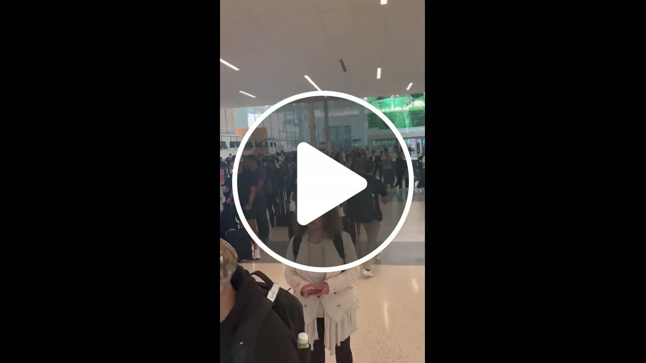 Long lines and delays at Houston airport amid government shutdown in ...