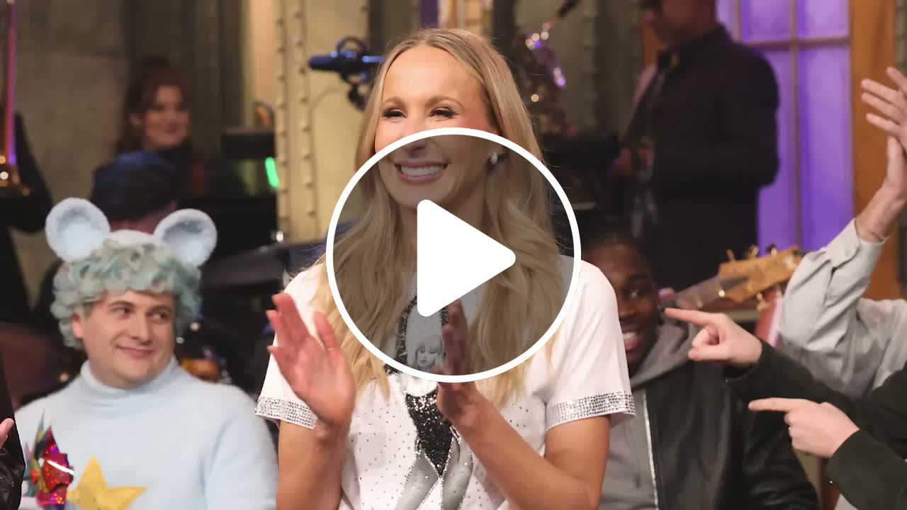 Comedian Nikki Glaser Calls 'SNL' Debut 'A Dream' Amid Monologue ...