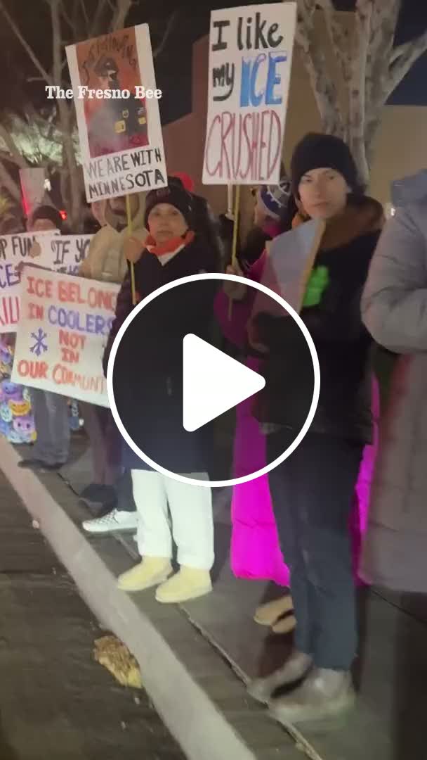 Fresno crowd protests ICE detainments, Minneapolis violence - NewsBreak